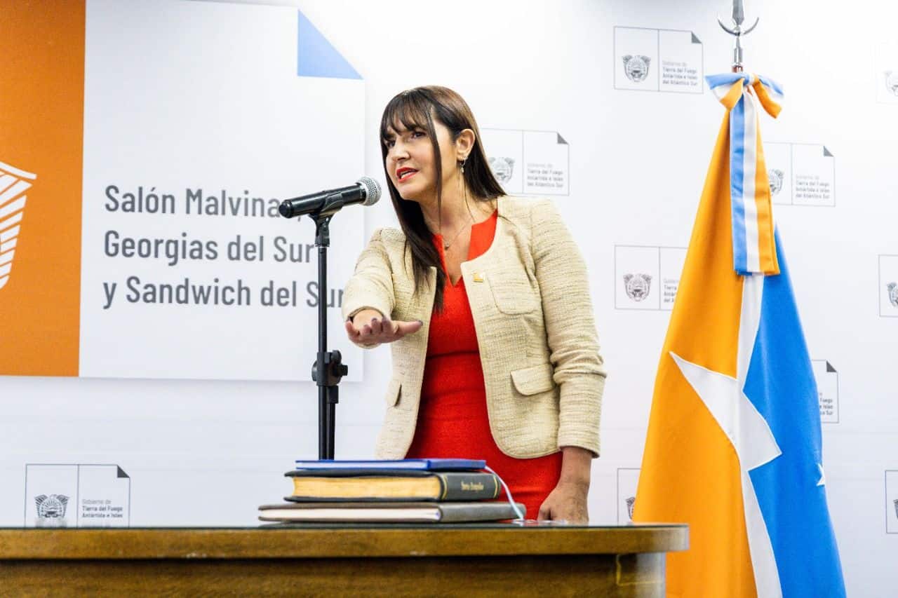 Karina Fernández juró como nueva ministra de Trabajo y Empleo - Diario ...