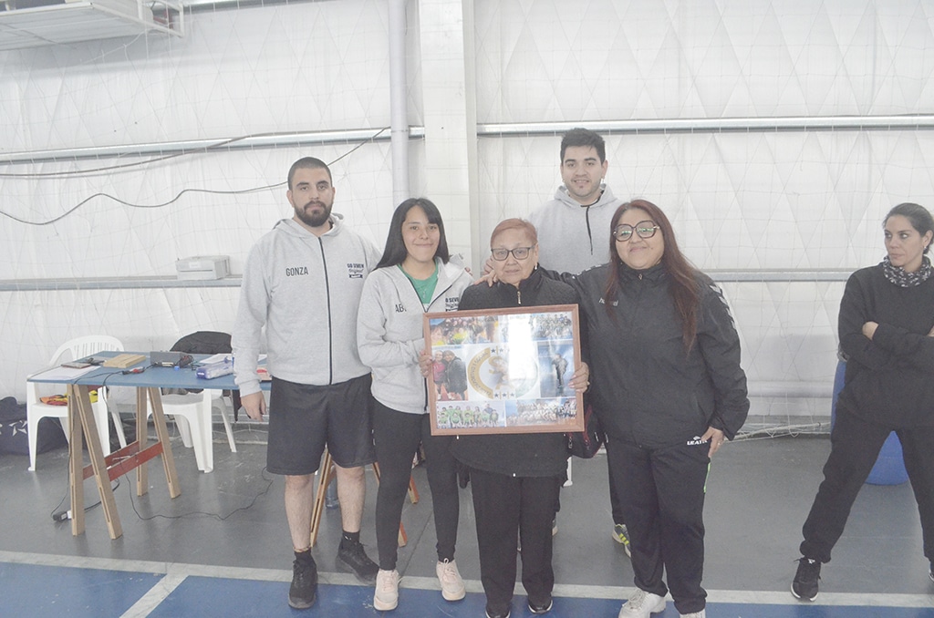 Comenzó el Clausura 2022 en homenaje a Luz María Andrade - Diario El Sureño