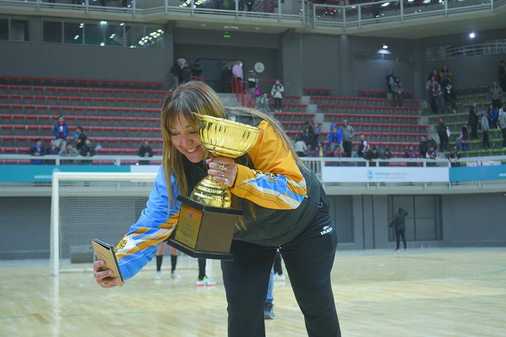 Luz Andrade, la dirigente más significativa de la FFF - Diario El Sureño