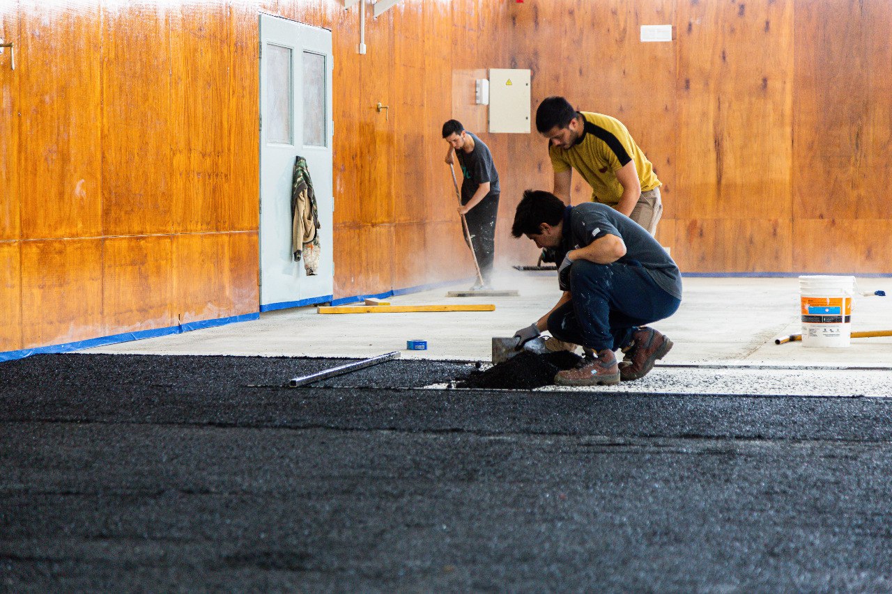 Etapa final de la construcción del gimnasio de la Escuela 21 - Diario ...