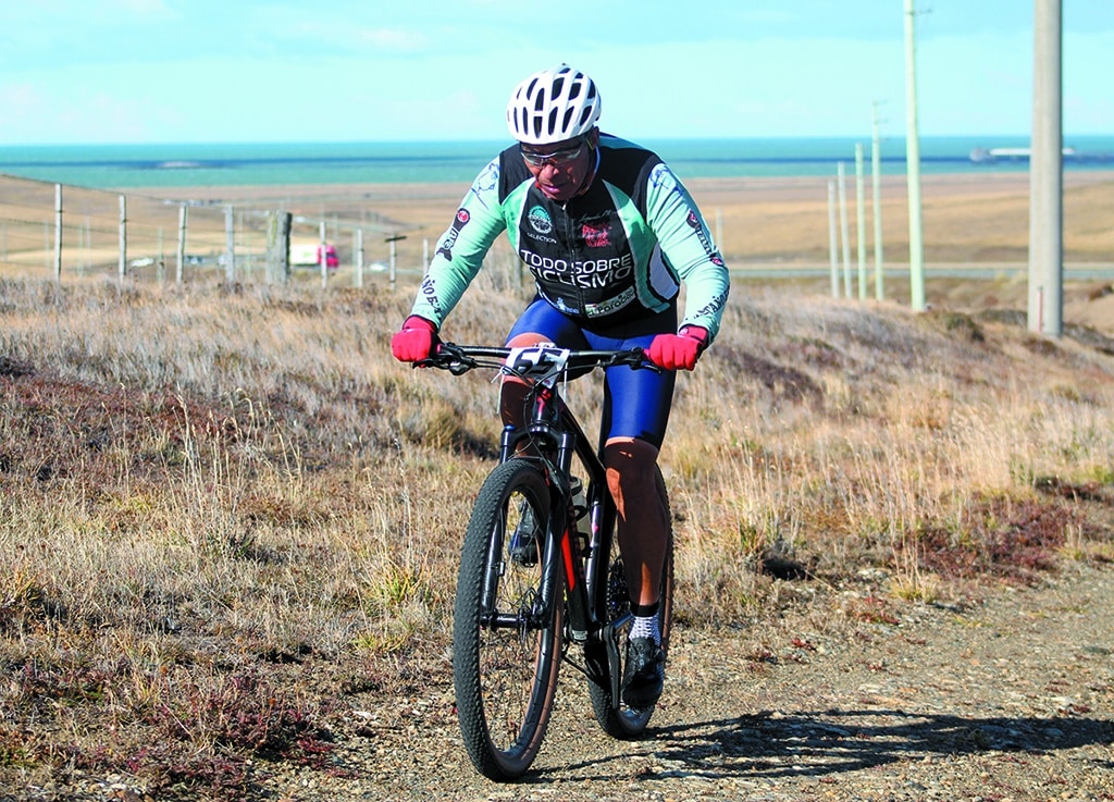 Arturo Ponce se quedó con la clasificación intermedia - Diario El Sureño