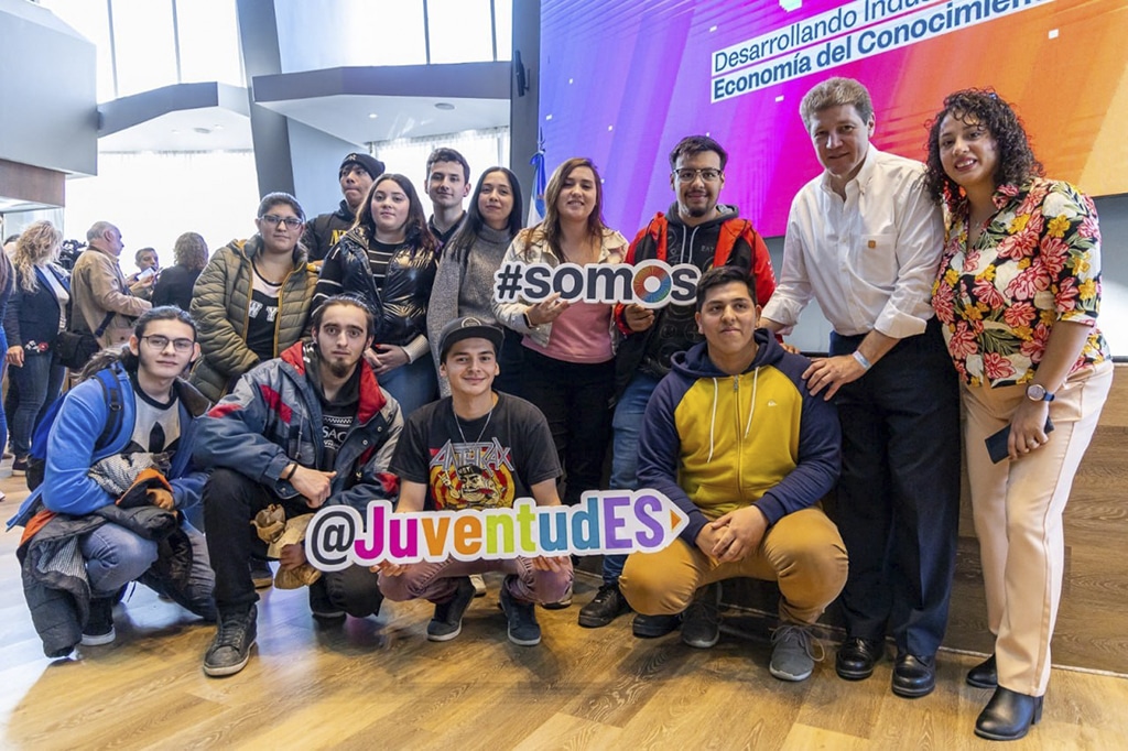 Melella lanzó el programa Juventudes 4.0 - Diario El Sureño