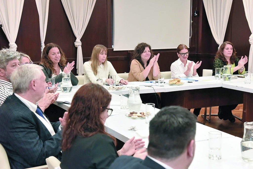 Distribución de Botiquines de Fibrosis Quística - Diario El Sureño