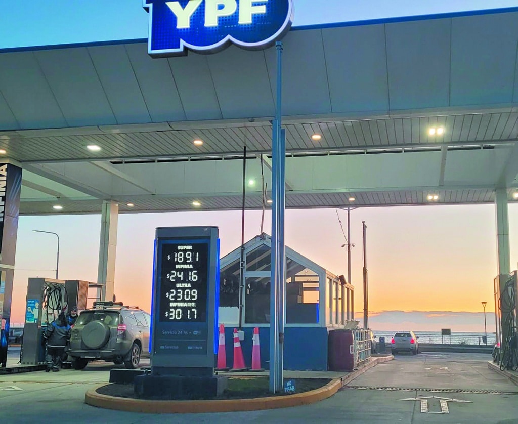 YPF aumentó un 4,5% el valor de sus combustibles - Diario El Sureño