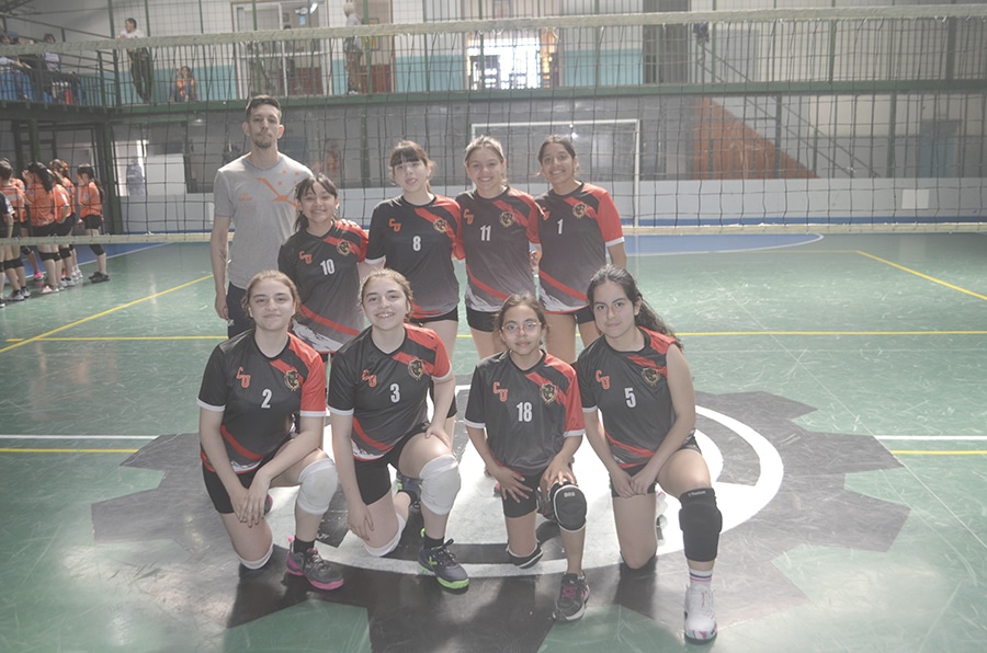 Universitario derrotó a ADeFu en Sub 14 femenino - Diario El Sureño