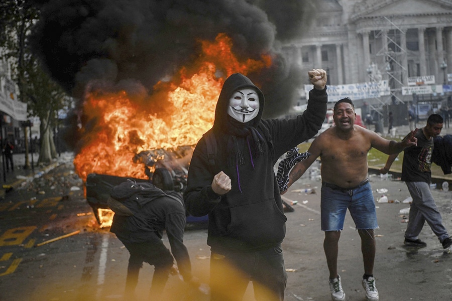 Represión, gases y detenidos en el Congreso - Diario El Sureño