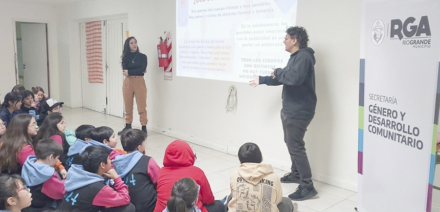 Charlas informativas sobre ESI en colegios - Diario El Sureño