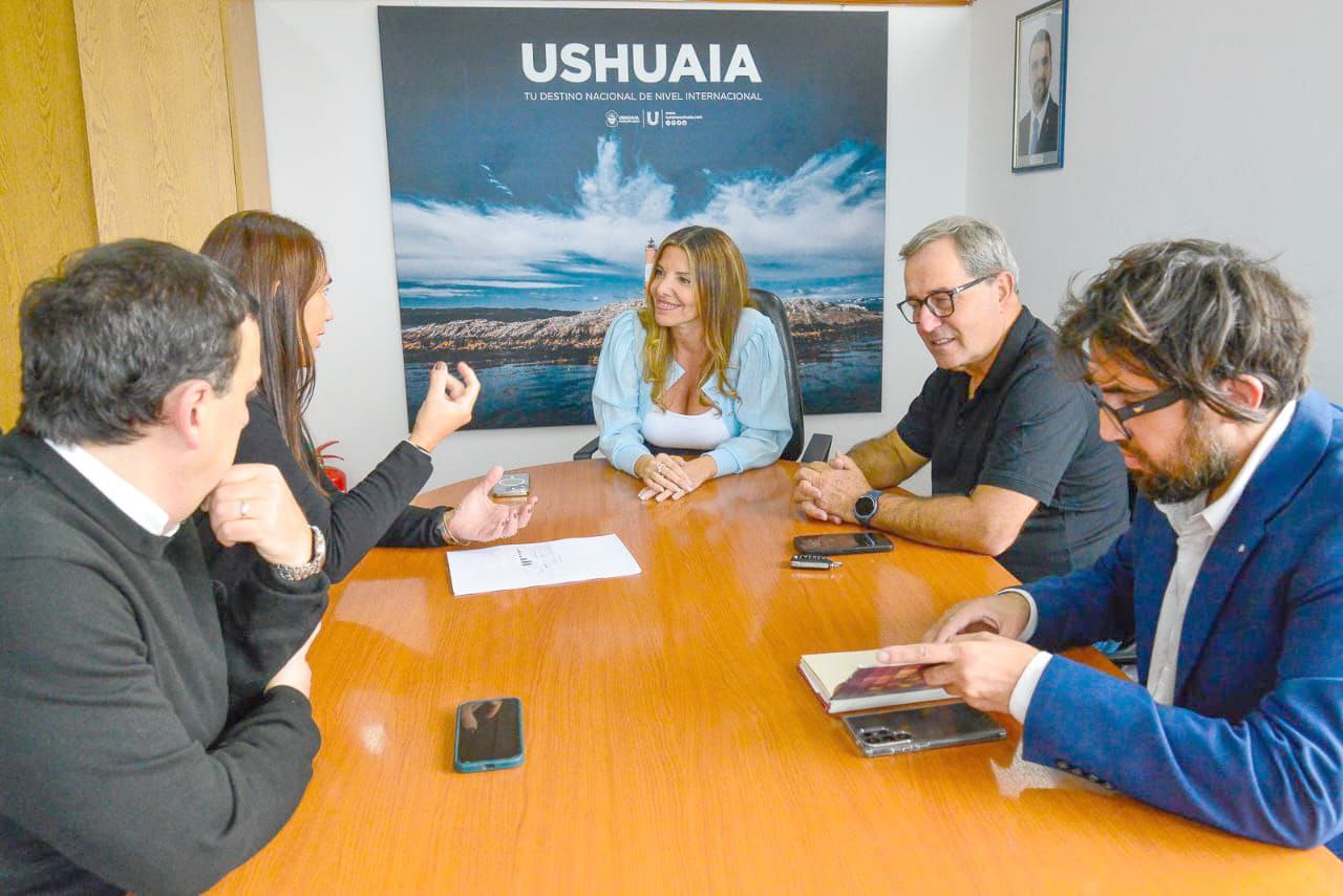 Directivos de FEHGRA fueron recibidos por Viviana Manfredotti - Diario ...