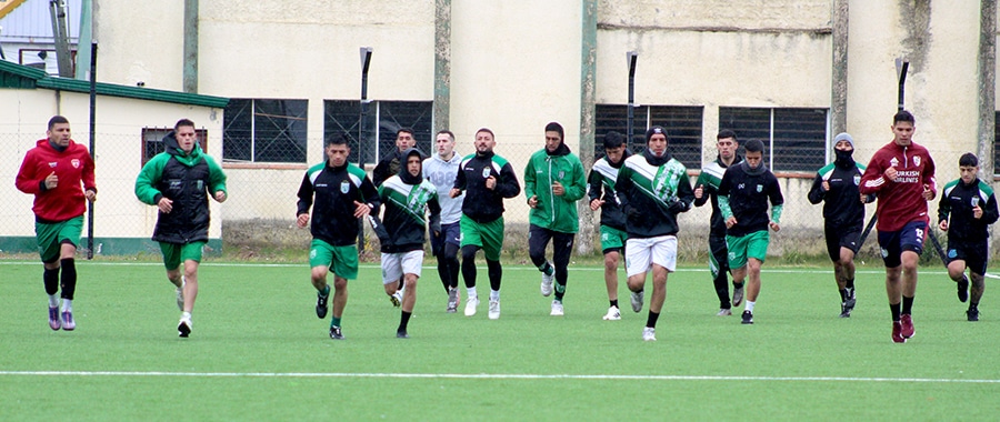 El domingo, Camioneros recibe al cuco Boxing Club - Diario El Sureño
